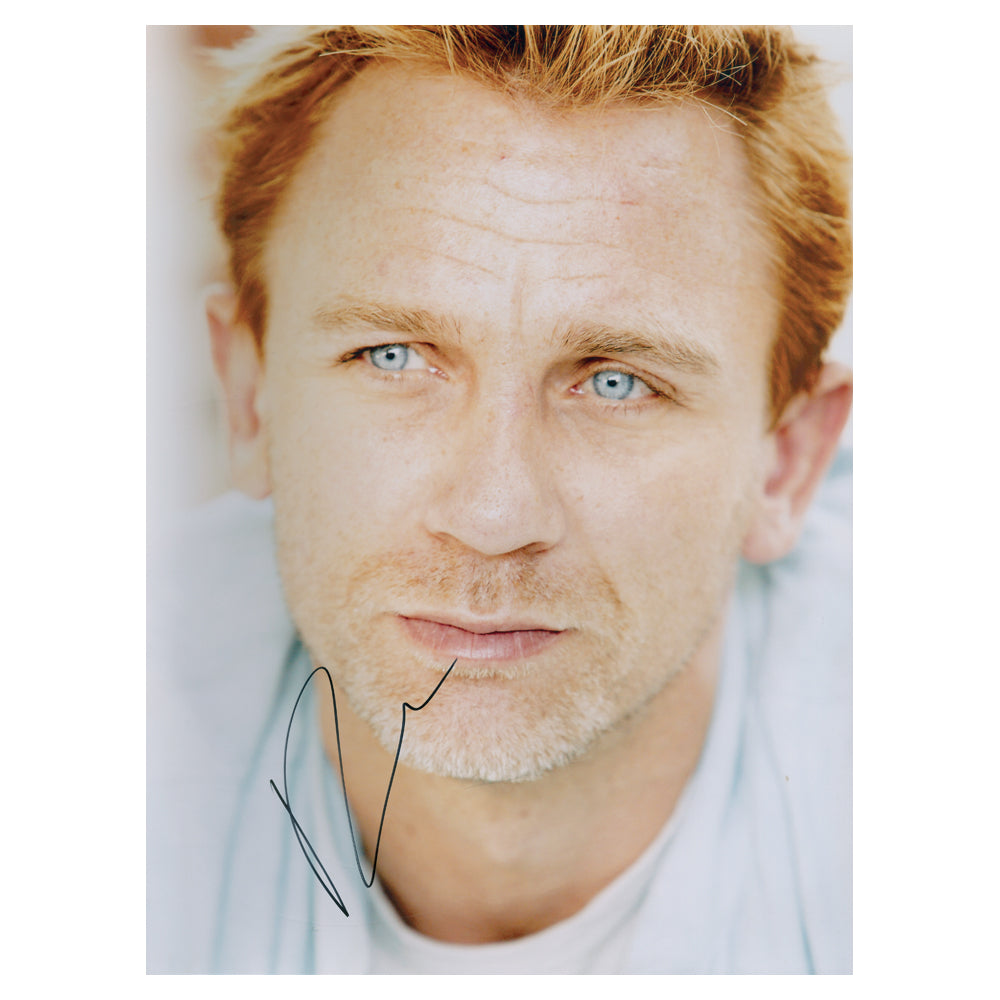 Daniel Craig - Autograph - Signed Colour Photograph